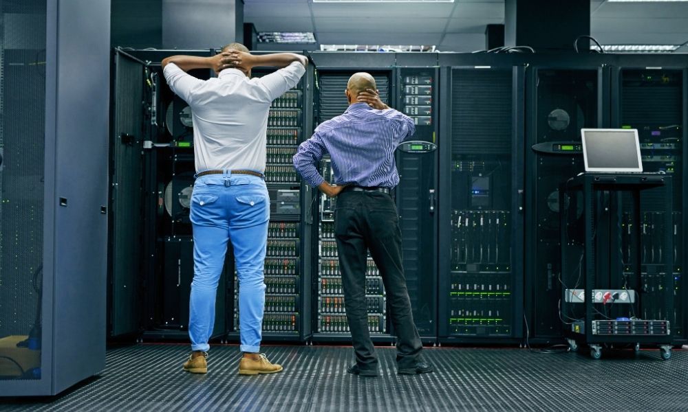 4 Common Data Center Problems and Solutions - CloudCow